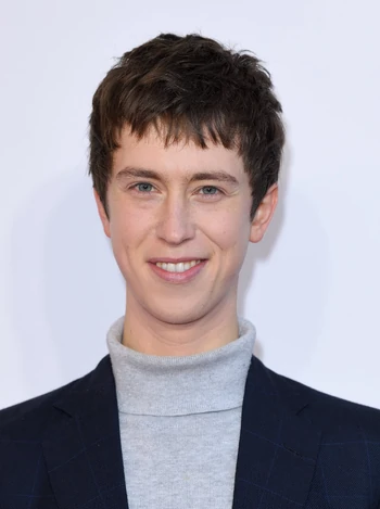 Angus Imrie | Doblaje Wiki | Fandom