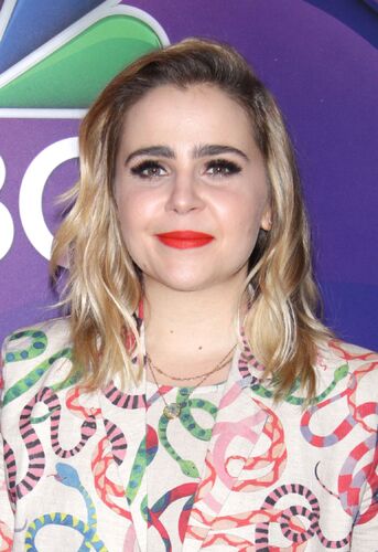 Mae Whitman Doblaje Wiki Fandom