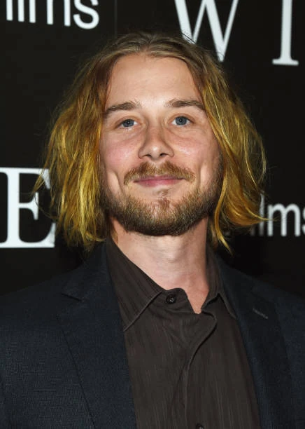 Lou Taylor Pucci | Doblaje Wiki | Fandom