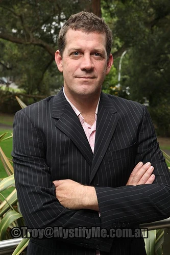 Rhys Muldoon | Doblaje Wiki | Fandom