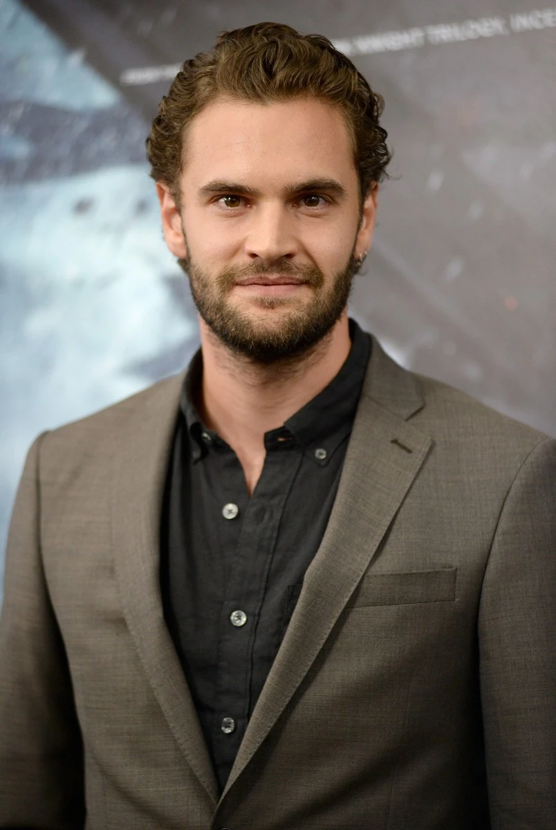 Tom Bateman | Doblaje Wiki | Fandom