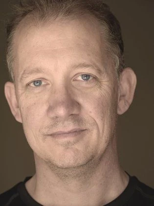 Tom Wood | Doblaje Wiki | Fandom