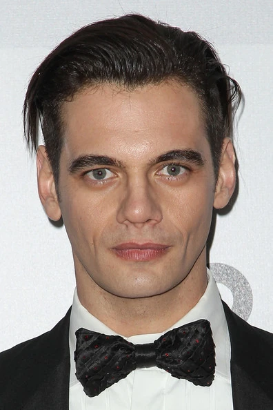 Theo Alexander | Doblaje Wiki | Fandom