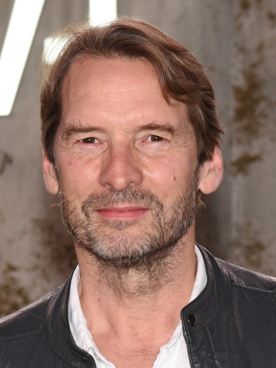 Adrian Hough | Doblaje Wiki | Fandom