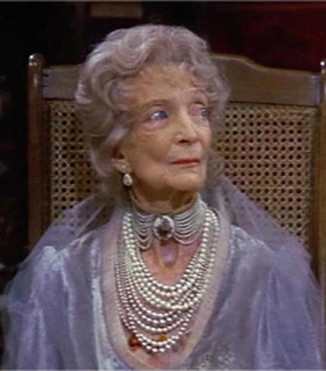 Estelle Winwood | Doblaje Wiki | Fandom