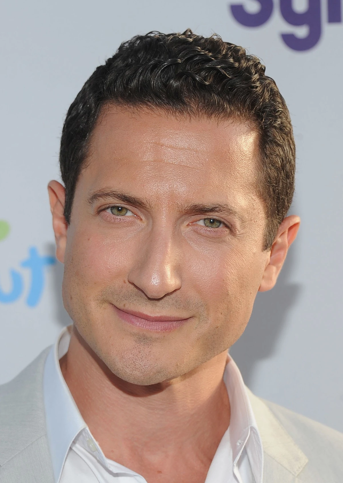 Sasha Roiz | Doblaje Wiki | Fandom