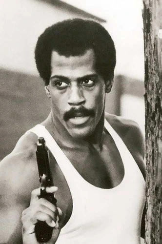 Steve James | Doblaje Wiki | Fandom