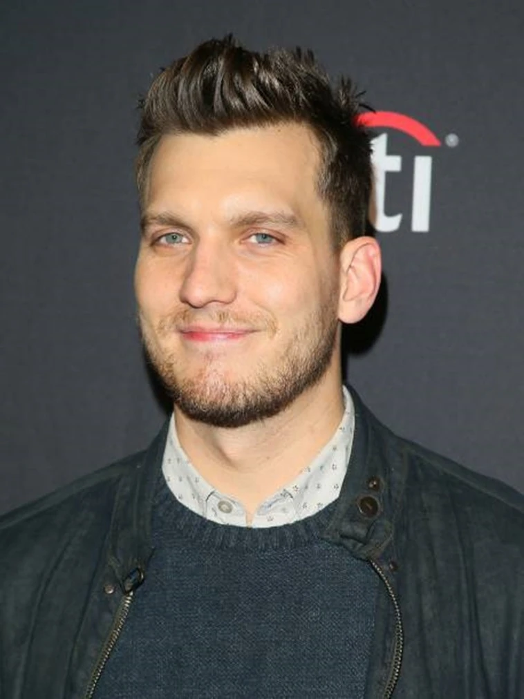 Scott Michael Foster | Doblaje Wiki | Fandom