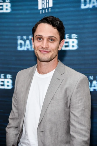 Colin Woodell | Doblaje Wiki | Fandom