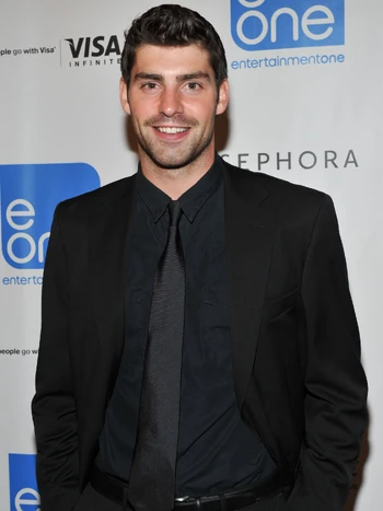 Travis Milne | Doblaje Wiki | Fandom