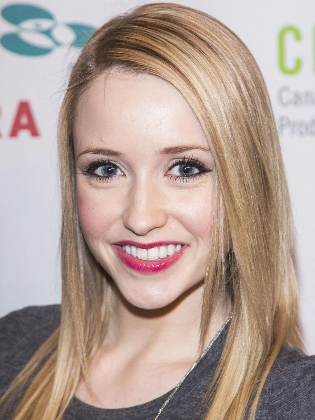 Emily Tennant | Doblaje Wiki | Fandom