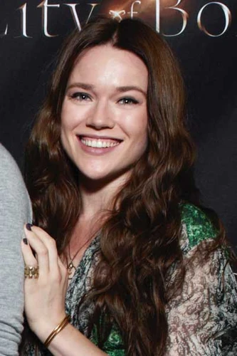 Jemima West | Doblaje Wiki | Fandom