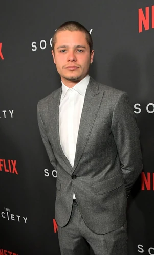 Toby Wallace | Doblaje Wiki | Fandom