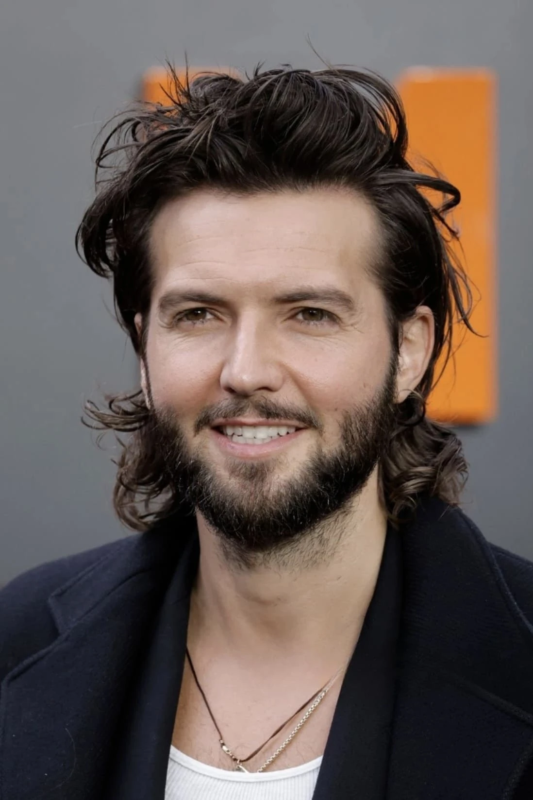 Guy Burnet | Doblaje Wiki | Fandom