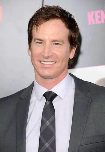 Rob Huebel | Doblaje Wiki | Fandom