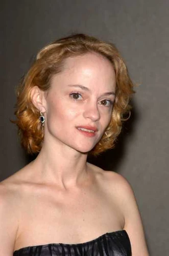 Angela Bettis | Doblaje Wiki | Fandom