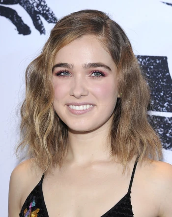 Haley Lu Richardson | Doblaje Wiki | Fandom