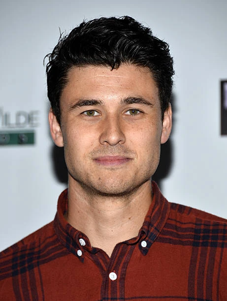 Tom Hobbs | Doblaje Wiki | Fandom