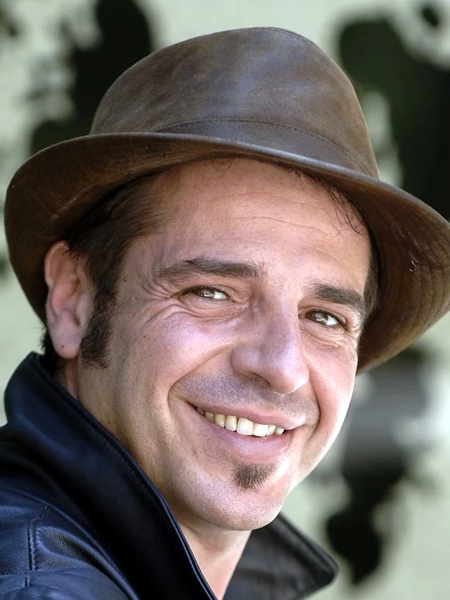 ROGER PERA | Wiki Doblajes Animados | Fandom