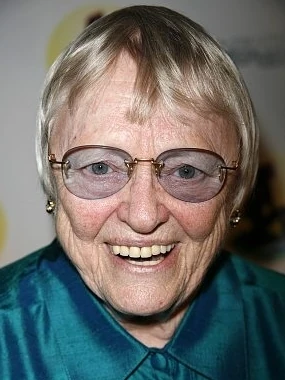 PAT CARROLL | Wiki Doblajes Animados | Fandom