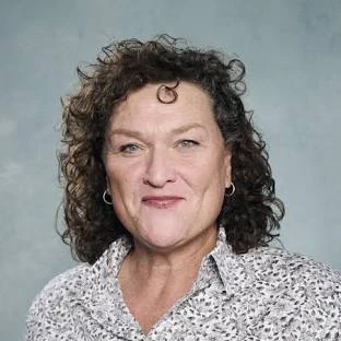 Dot-Marie Jones | Doc McStuffins Wiki | Fandom