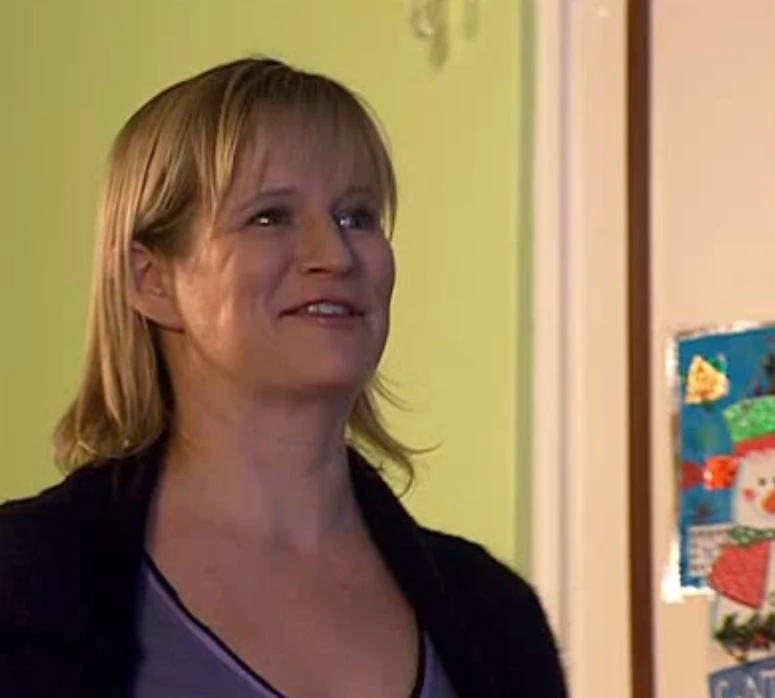 Mum (Attack of the Graske) | Doctor Who Torchwood Wiki | Fandom