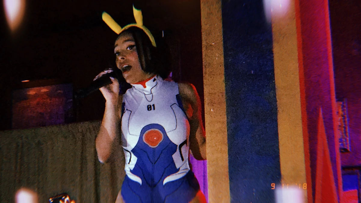 Bronze Peacock at House of Blues | Doja Cat Wiki | Fandom