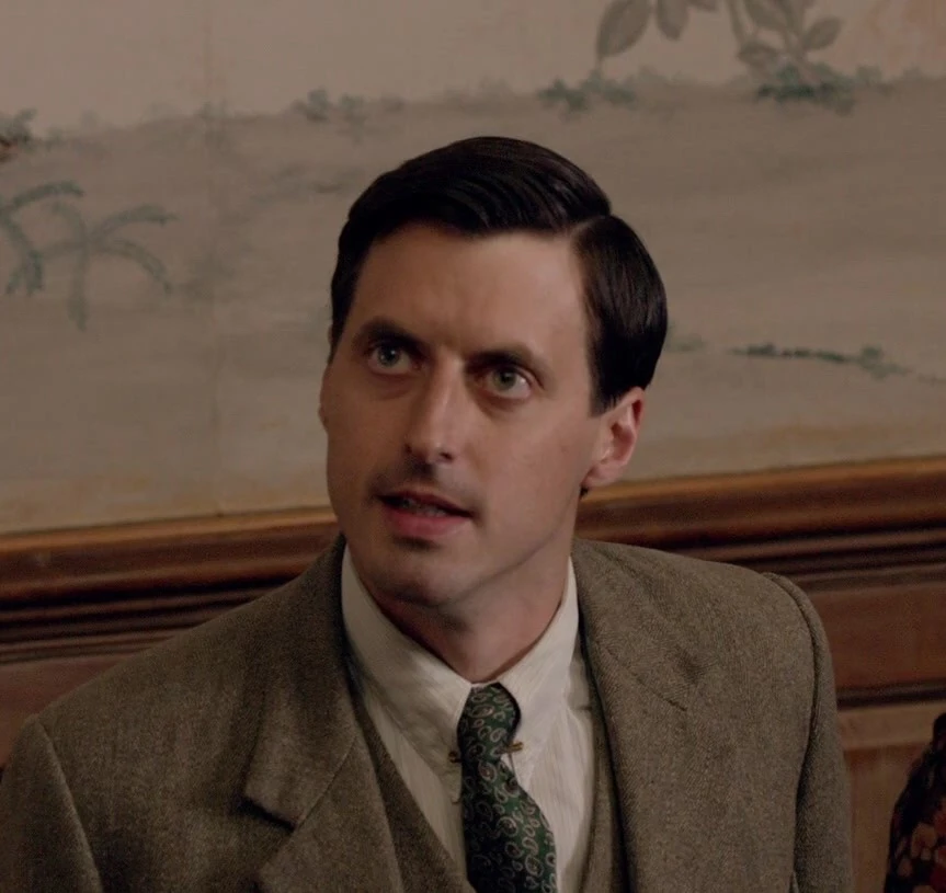 Larry Grey | Downton Abbey Italia Wiki | Fandom