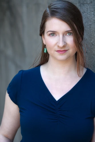 Elizabeth Neale | Dubbing Wikia | Fandom