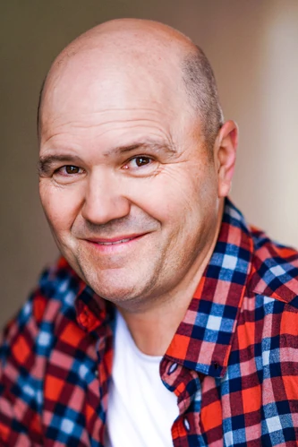 Tom Bromhead | Dubbing Wikia | Fandom