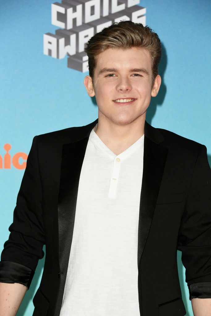 Sean Ryan Fox | Dubbingpedia Wiki | Fandom