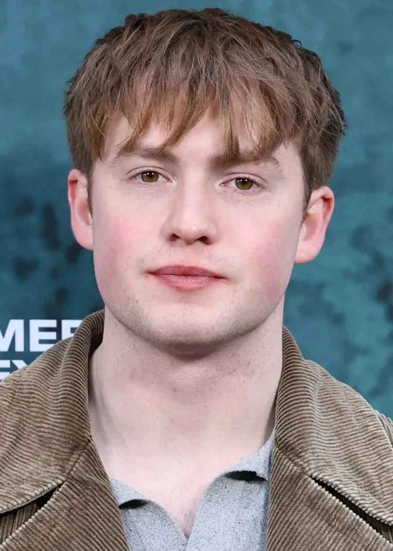 Kit Connor | Dublapédia | Fandom