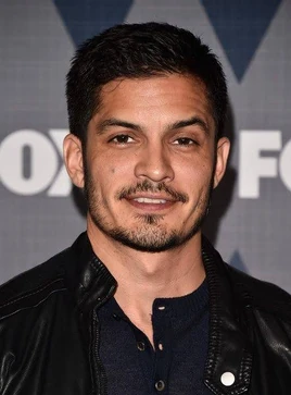 Nicholas Gonzalez | Dublapédia | Fandom
