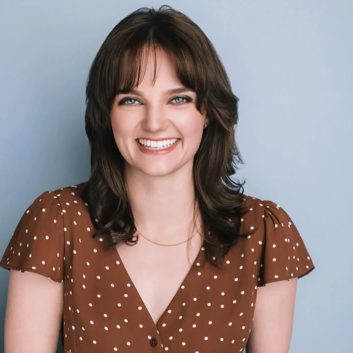 Laine MacNeil | Dublapédia | Fandom