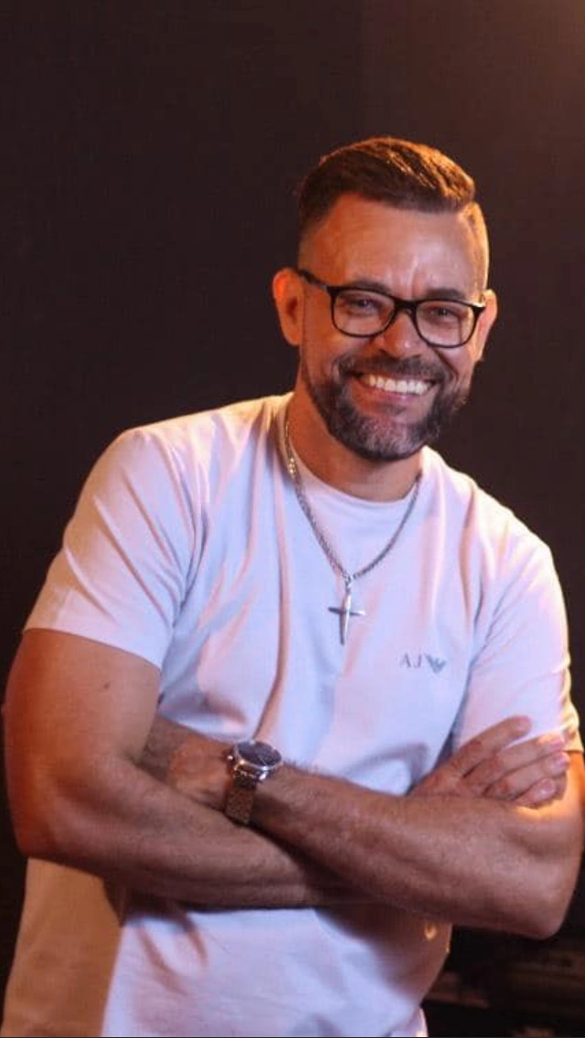 Kiko Ribeiro | Dublapédia | Fandom