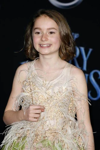 Pixie Davies | Dublapédia | Fandom