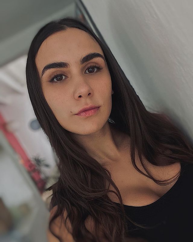 Julia Urbini | Dublapédia | Fandom Julia Urbini | Dublapédia | Fandom