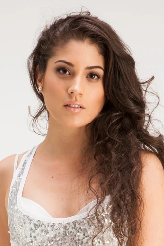 Claudia Zepeda | Dublapédia | Fandom
