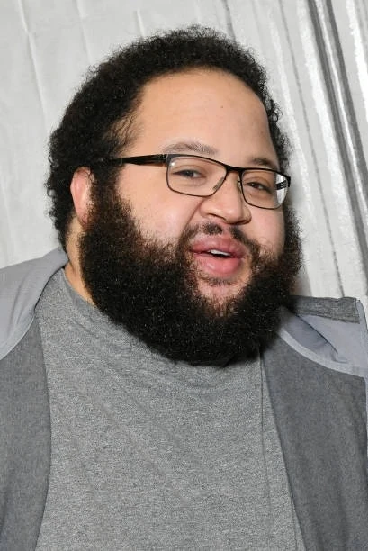 Zach Cherry | Dublapédia | Fandom