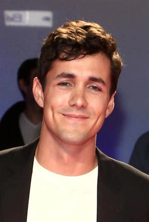 Jonah Hauer-King | Dublapédia | Fandom