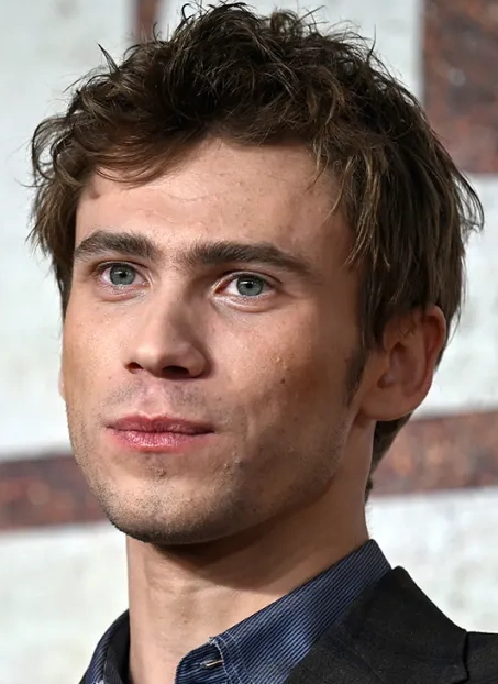 Owen Teague | Dublapédia | Fandom