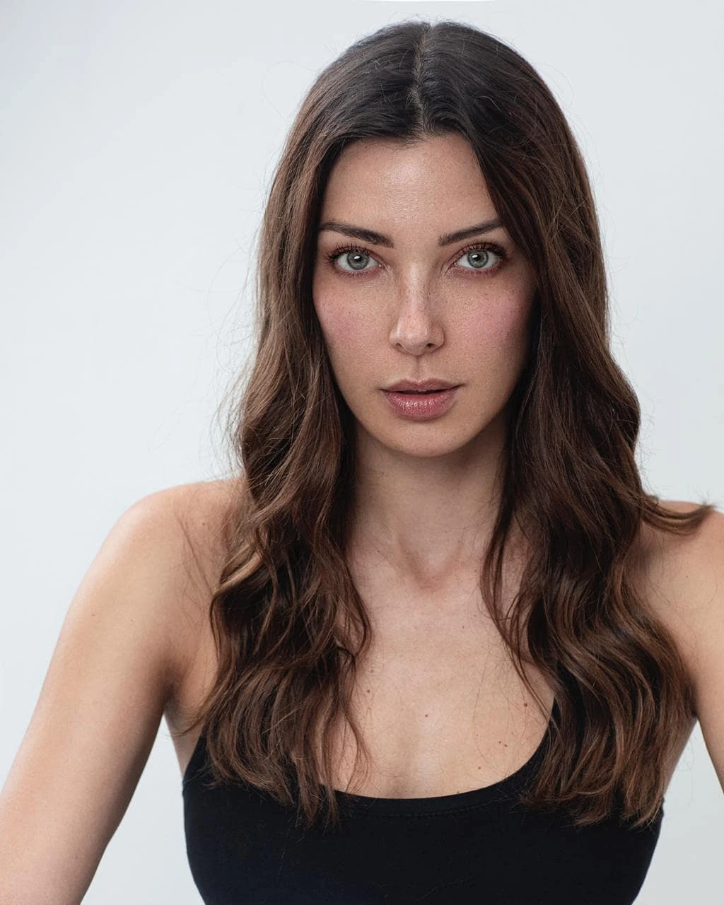 Norma Nivia | Dublapédia | Fandom