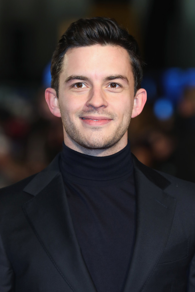 Jonathan Bailey | Dublapédia | Fandom