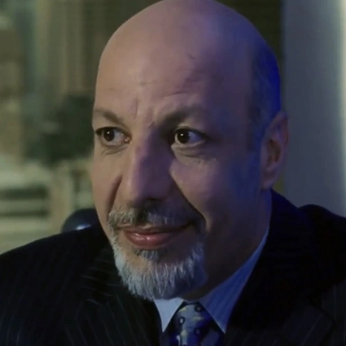 Erick Avari | Dublapédia | Fandom