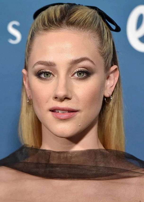 Lili Reinhart | Dublapédia | Fandom