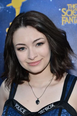 Jodelle Ferland | Dublapédia | Fandom