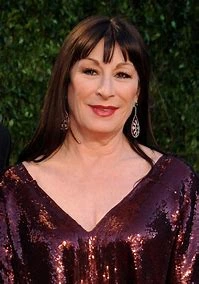 Anjelica Huston | Dublapédia | Fandom