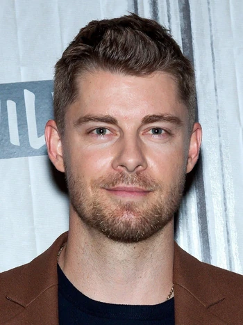 Luke Mitchell | Dublapédia | Fandom