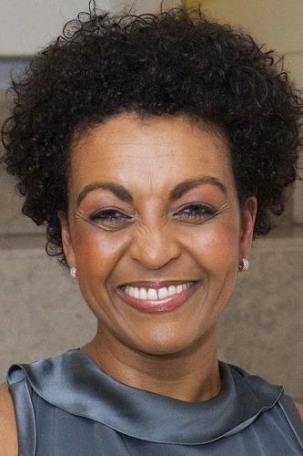 Adjoa Andoh | Dublapédia | Fandom