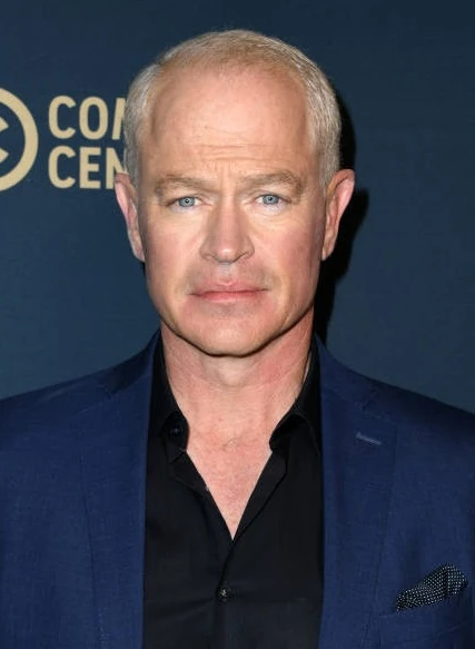 Neal McDonough | Dublapédia | Fandom